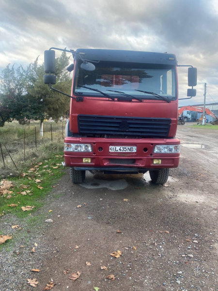 Sinotruk ZZ3251NS