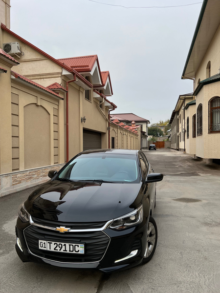 Продается Onix Premier 2 (первая партия) 2023 года, черного цвета