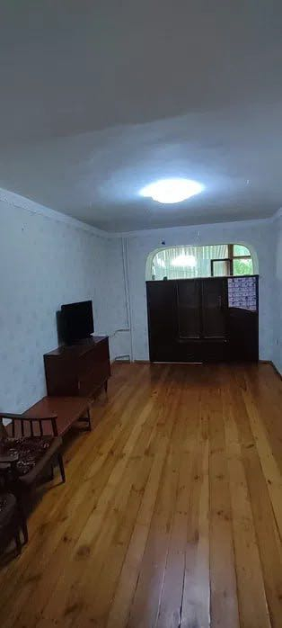 Чиланзар 23 2 комнатная срочно