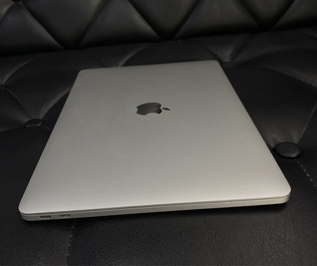 Apple MacBook Pro 2017 года в хорошем состоянии
