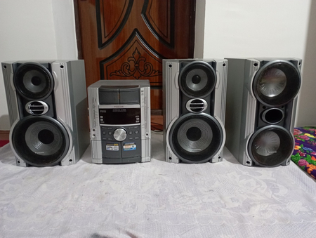 Muzikalni sentir Panasonic sotiladi