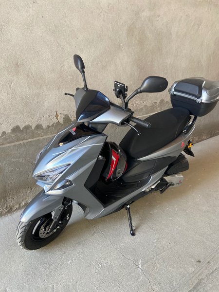 Skuter 125 kub Quimotors