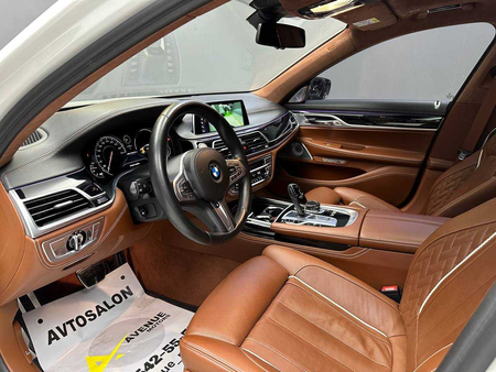 Продается BMW M760Li