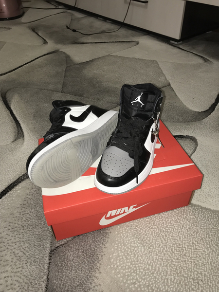 Nike Air Jordan 1 Mid