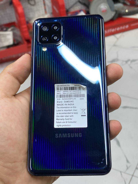 Samsung M32 64 gb