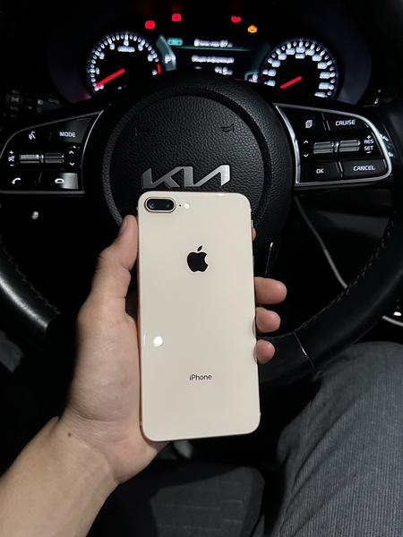 Iphone 8 puls LL/A  holat tinig