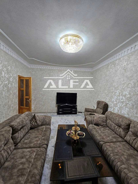 3 xonali 98m² 2-qavat sotiladi.