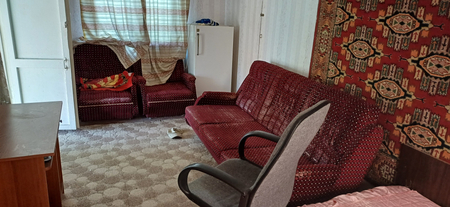 Дача, янгиюл от Ташкента 25 км, 6 сот. Бассейн, парилка,  этаж 2,