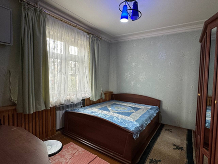 Госпитальный базар  4/8/9 продам.  Срочно
