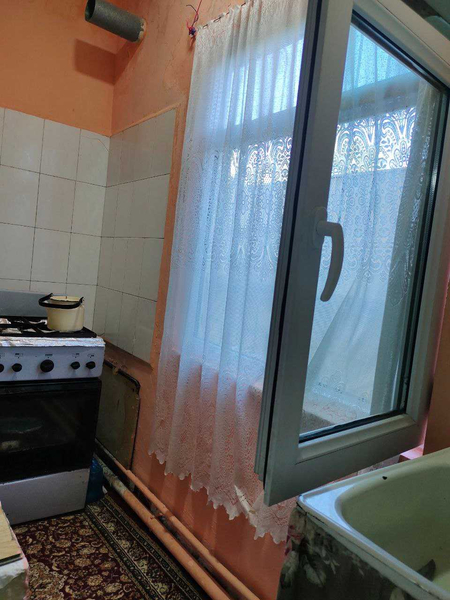 Продаётся квартира 1/1/4 на КараСу 6 бывшего общежития