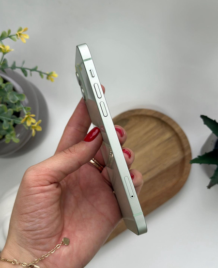 iPhone 12 mentol rangda Ochilmagan