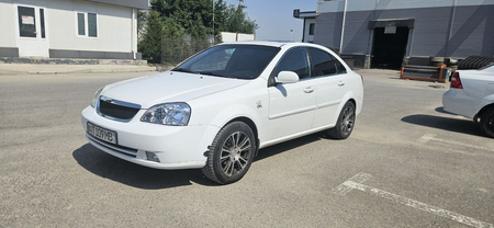 Lasetti 1.6 avtomat sotiladi