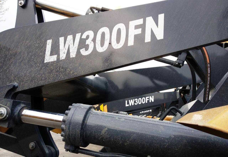 НА складе !  Погрузчик XCMG LW300FN 1.8 куб, рычаг