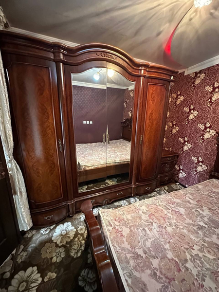 Продам китайский мебель для гостинной и спальний гарнитура в комлекте