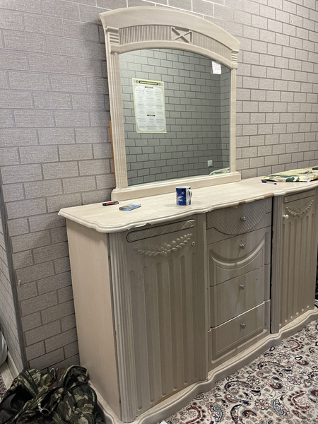 Mebel sotiladi komplekt pul zaril 1 qol tutilgan