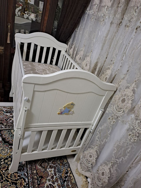 Детская кроватка