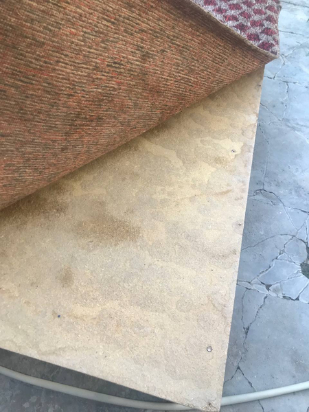 Kravat sotiladi Sastiyanasi yaxshi