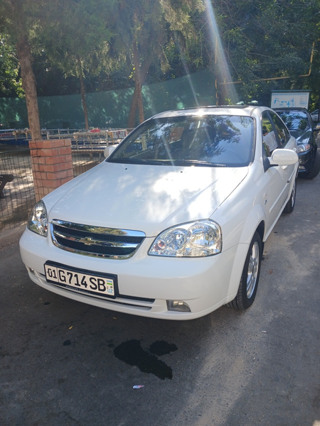 Lacetti 1.6 avtomat 2013
