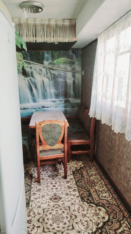 Срочно продаётся 2х комнатная. Балкон 2*6