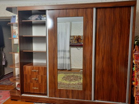 Шкаф-купе для одежды.