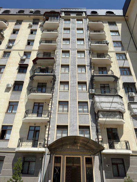 Срочно продается 4х ком квартира рядом 8-роддом  113м2