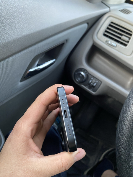 Iphone 15 proo satladi