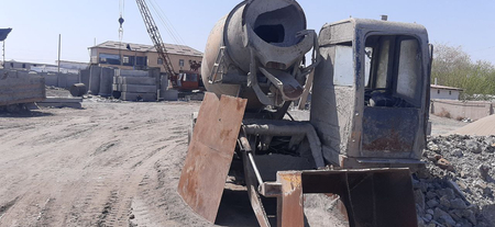 Beton maxsulotlarini tayyarlavchi mashina Karmekis
