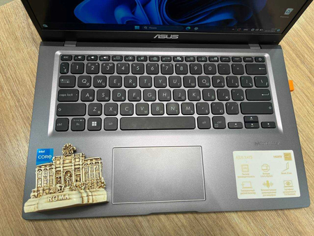 Laptop (Business Class) 14-inch, core i3. SSD 256, 10th Generation.