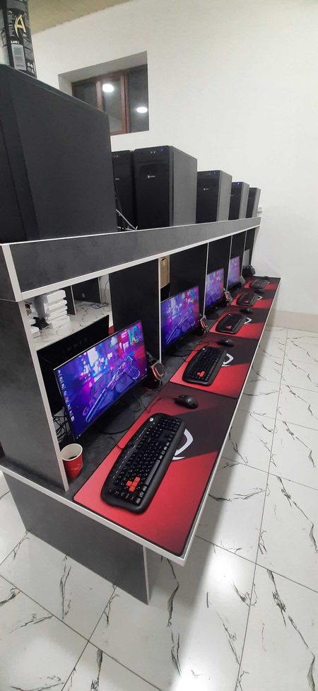 Kompyuterniy klub (Game club)