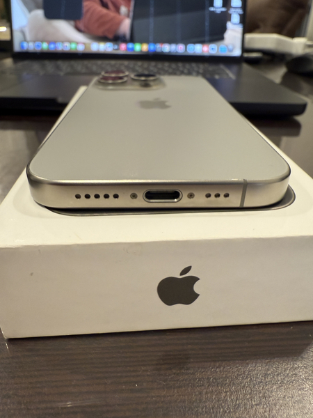 Iphome 15 pro 1 TB