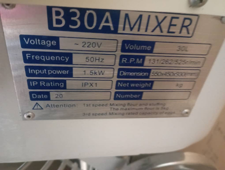 Xamir qoradigan mixser