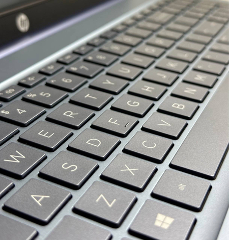 HP Pavilion Ryzen 7 5700U = Core i7 11- avlod. Dasturchilar uchun