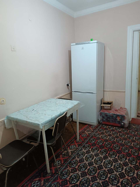 Продается 2/3/4 квартира. ЯнгиХаетский район.  18 квартал. Срочно