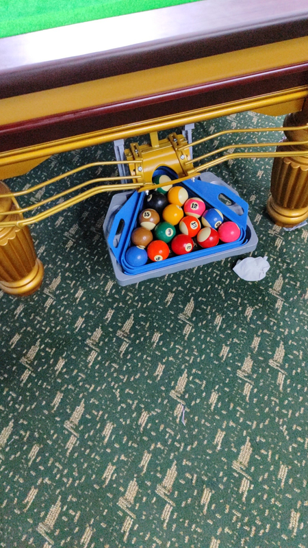 BILLIARDS POOL CLUB biznesi sotiladi
