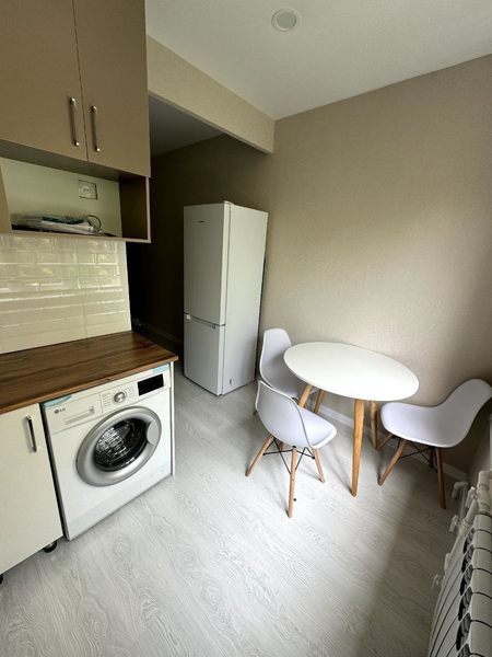 Феруза 1в2/4/5 , кирпич , балкон 2*6 , 65 000 у.е