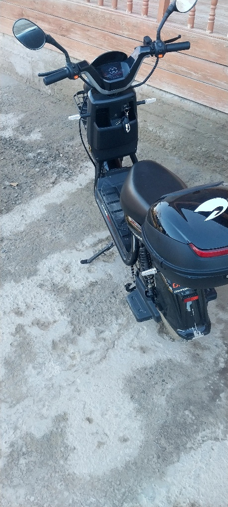 Moto sukuter eliktoroni