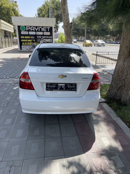 Moshina xolati zur 1700$ bank qilib beraman barter va vikup buladi