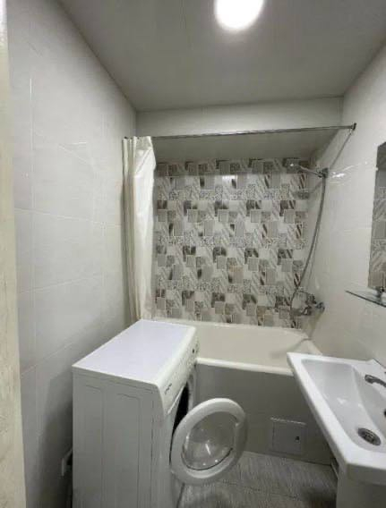 Продается квартира на Ц5 2/2/9 ор:р Монумент мужества пл 60м2