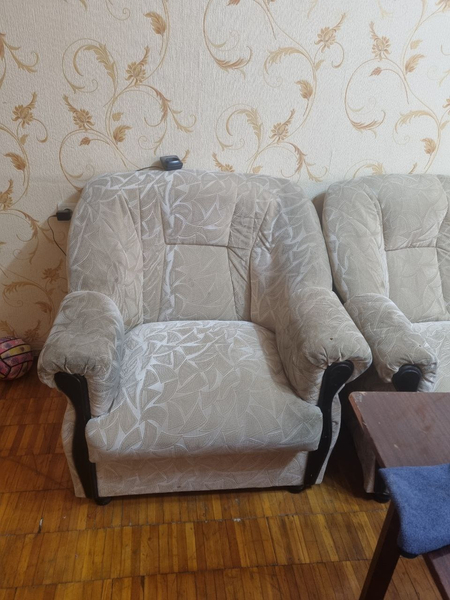 Продам комплект диван и кресла