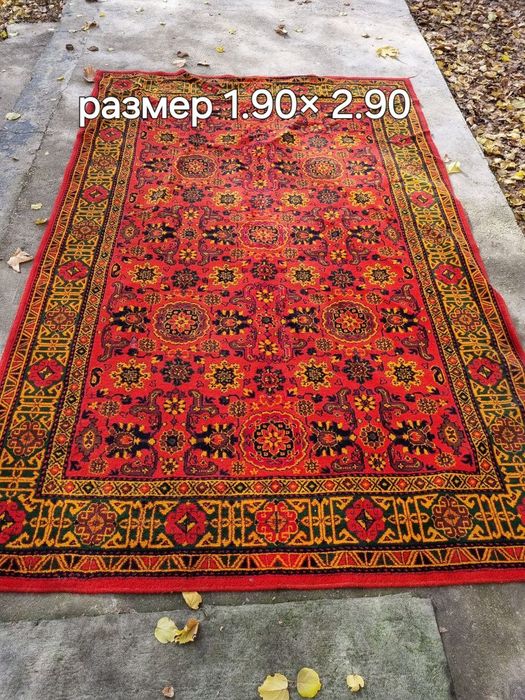Продаются 4 паласа БУ цена за все!!!