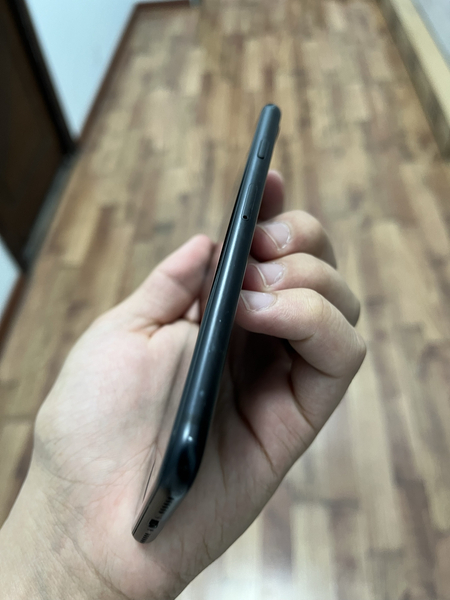 iPhone SE 2022  (3)
