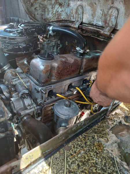 UAZ yuk mashina.