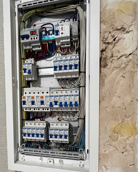 Электрик электромонтажник 220/380 вольтгача