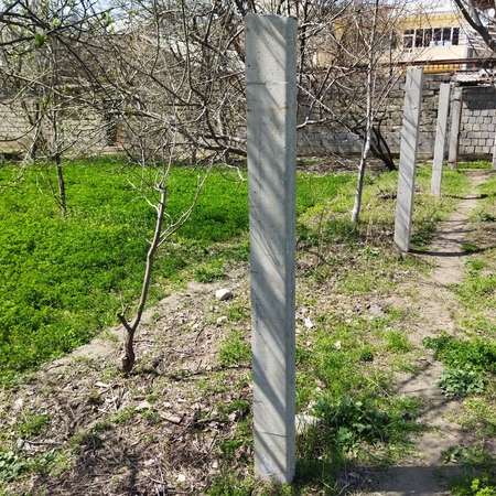 Жпалера ЖБ, прочные, надёжные, внутри имеется арматура диаметр 12мм.