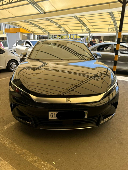 BYD Han 605 km yuradi