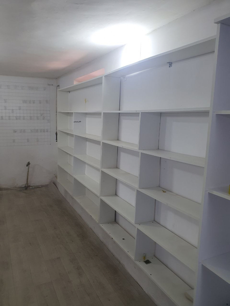 Витрина в магазине. в хорошем состоянии