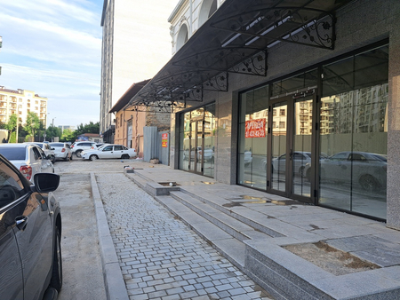 Аренда Нежилое Сагбон Новостройка  130м2/1/4 зур 2200уе