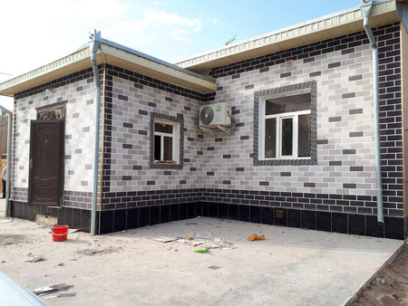 Gibkiy kamen fasadniy oboiy