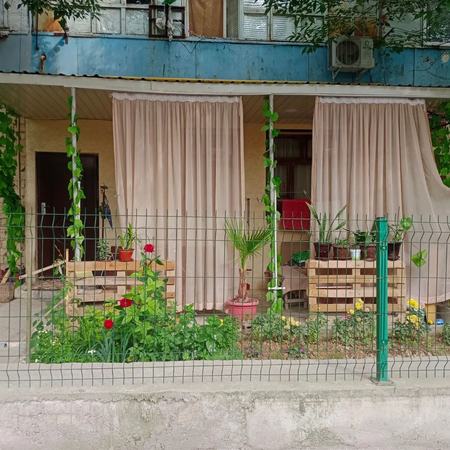 Продается квартира 1 переделанная 2х возле школы Вундеркинда
