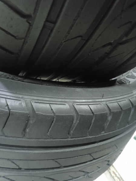 Razmer      245 40